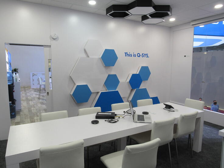 What Is a Trade Show Meeting Room?